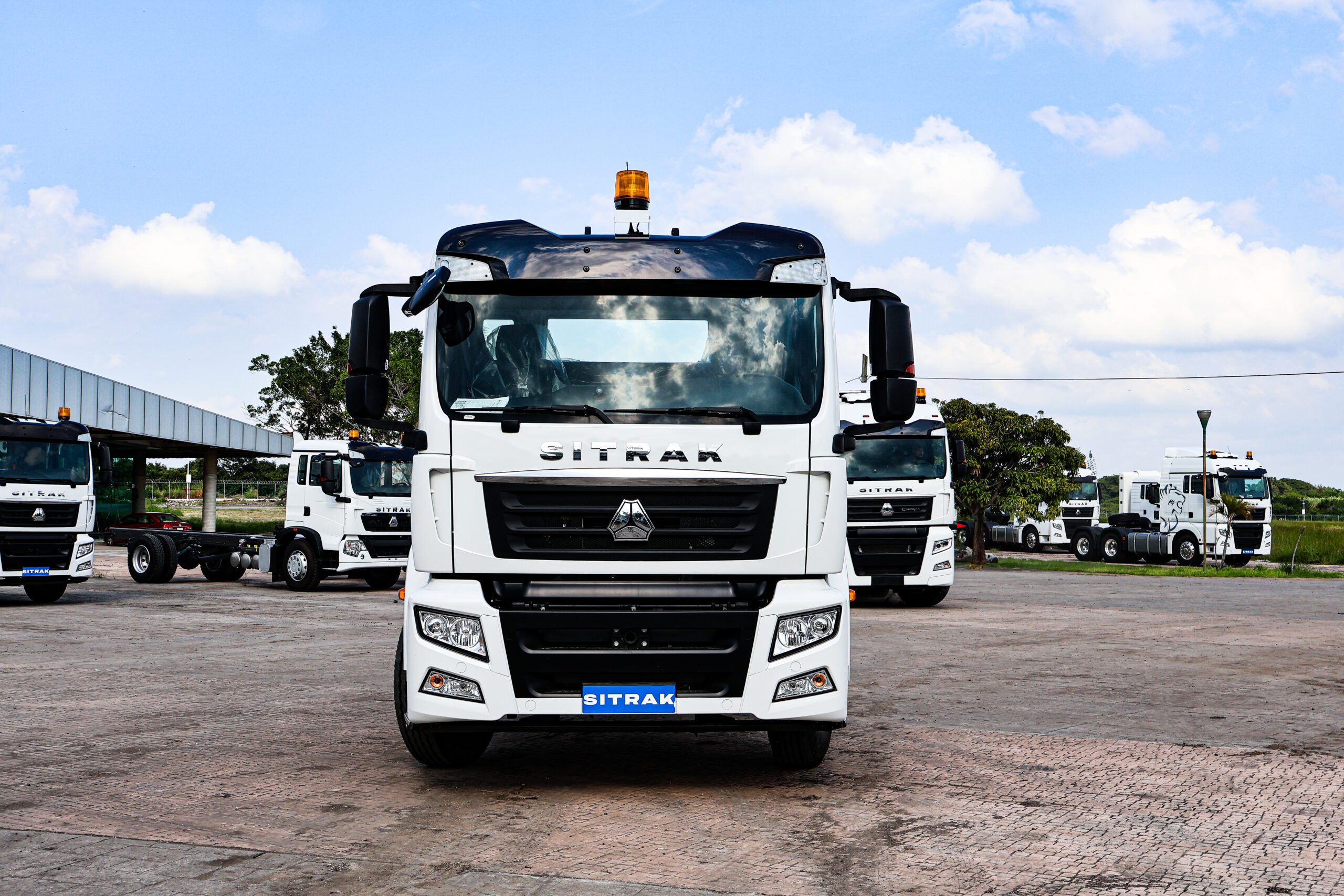 SITRAK 44K 280HP 4x2 AMT - Sitrak México Oficial